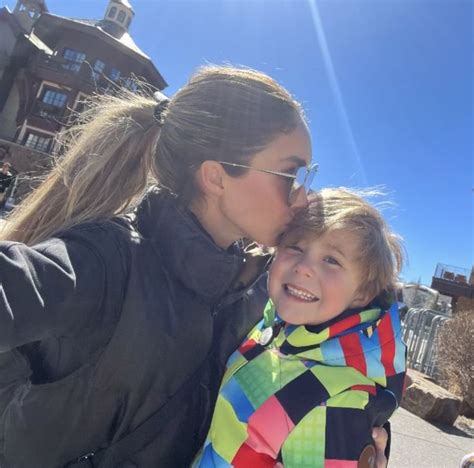 Pin de EVERLARK VELAZQUEZ em ANAHI RBD em 2024 Anahí portilla Anahí