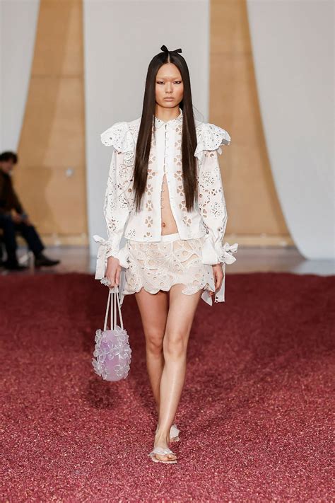 Susan Fang Fashion Show Runway Ready To Wear Fall Winter 2023 London Fashion Week Runway