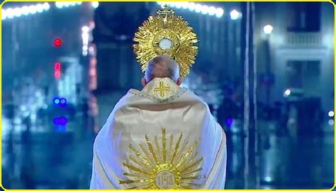 Adoración con el Papa y la bendición Urbi et Orbi 27 3 2020