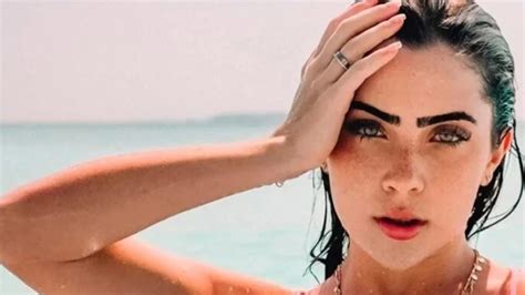 Jade Picon Abala A Web Ao Posar De Fio Dental Youtube