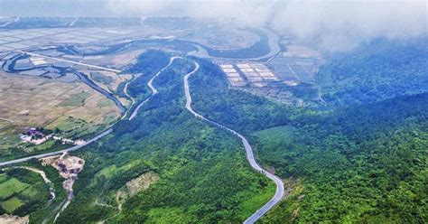 Văn mẫu lớp 8 Cảm nghĩ về bài thơ Qua Đèo Ngang của Bà Huyện Thanh