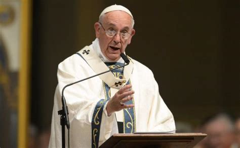 Papa Francisco reclama una participación más activa de los laicos en la