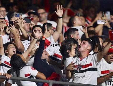 Nova pesquisa aponta São Paulo como 3ª maior torcida do Brasil Gazeta