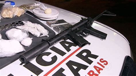 Homens são presos em BH drogas e arma de uso restrito da polícia