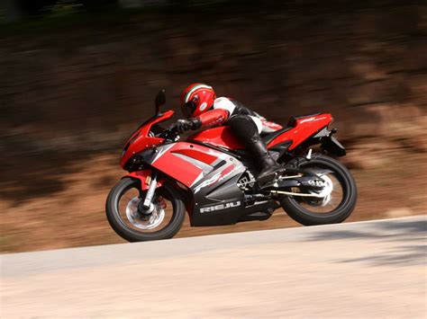 Ficha técnica de la Rieju RS2 Matrix 50 2006 Masmoto es