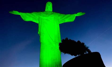 As várias cores do Cristo Redentor Jornal O Globo