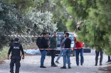 Μακελειό στην Αρτέμιδα με 6 νεκρούς Άγνωστοι γάζωσαν αυτοκίνητο με 25