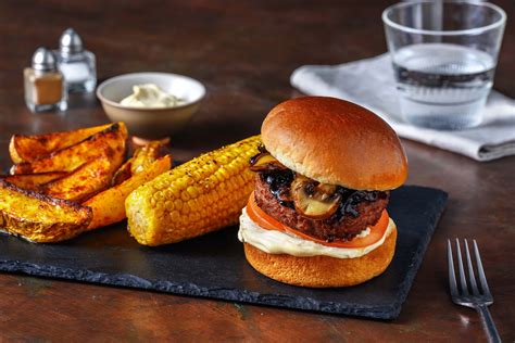 Beyond Meat Burger Mit Feigen Zwiebel Relish Rezept Hellofresh