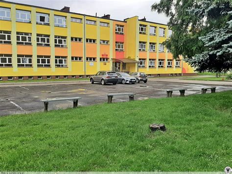 Szkoła Podstawowa nr 4 im Jana Matejki ul Bielska Bolesławiec zdjęcia