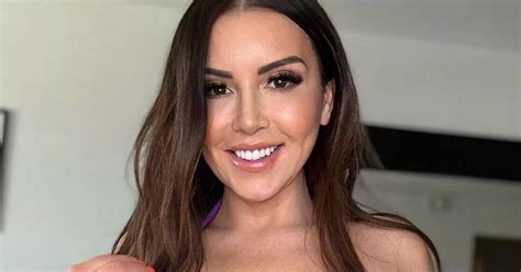 Model Who Hasnt Had Sex In Two Years Asks Fans Can I Call You When Im Lonely Daily Star