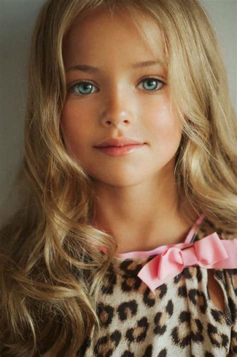 Trop jeune pour être mannequin Kristina Pimenova est la plus jolie