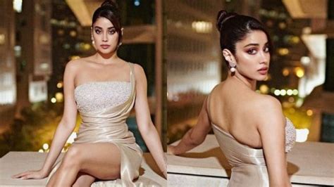 Janhvi Kapoor Amps Up The Glam Quotient In Sexy Thigh High Slit Gown In