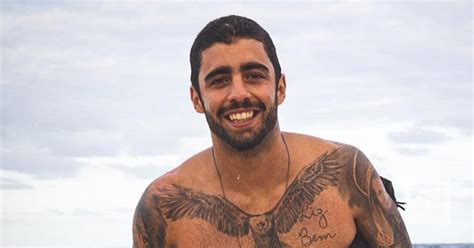 Pedro Scooby sofre acidente no mar da Nazaré Quase morri CNN Portugal