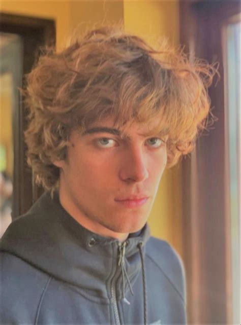 Just Beautiful Men Pretty Men Lovely Baby Netflix Ugly Love