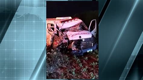 Grave acidente envolve ambulância caminhão e três carros em Arapongas