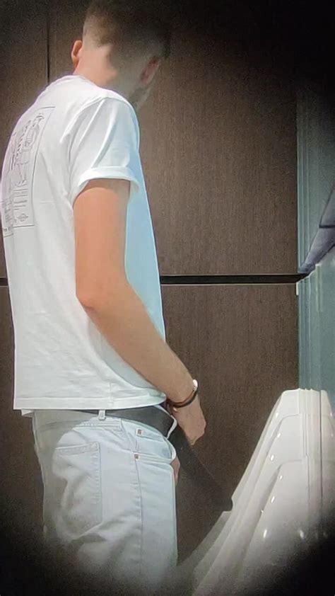 Hung Soft Dicks Lots Of Guys Caught Pissing At
