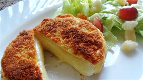 Przepis Smażony panierowany camembert przepis Gotujmy pl