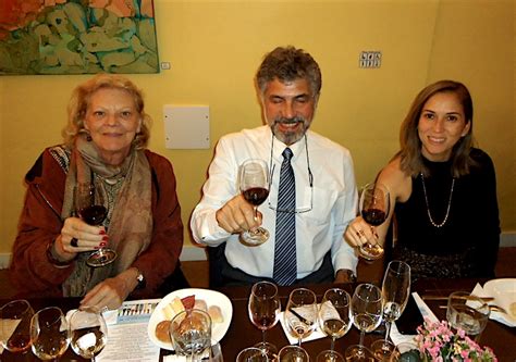 Degustação Inédita de Vinhos de Minas Gerais Decantando a Vida