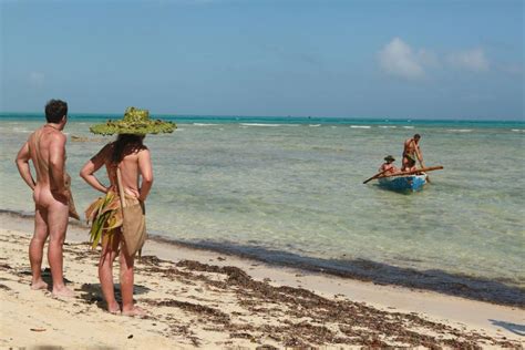 Naked And Afraid Of Sharks 2 Survivalists In Action Naked And Afraid