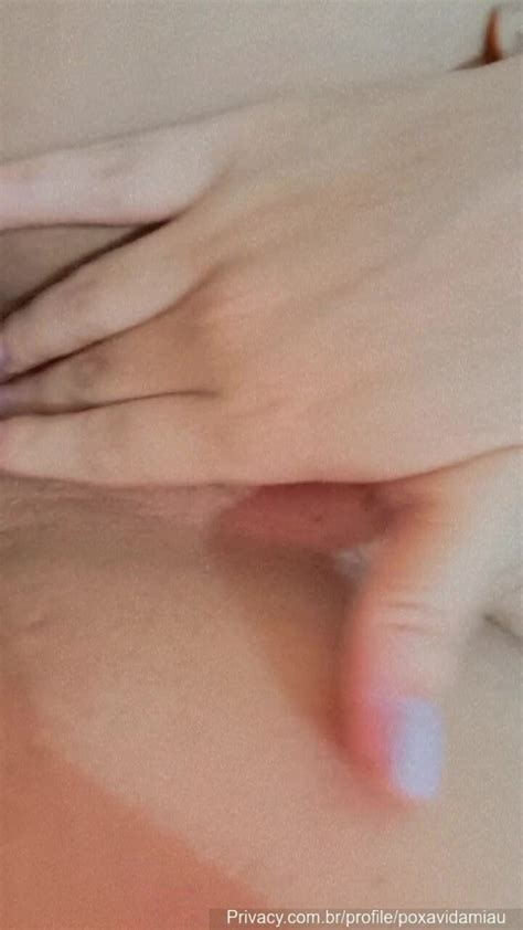 Poxavidamiau Naked With Her Pussy Completely Wet And Dripping Cnn Amador