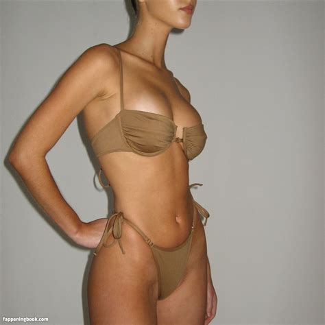 Emily Feld Nude The Fappening Photo Fappeningbook