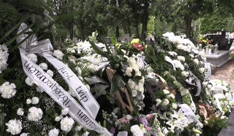 Grób syna Sylwii Peretti został zasłonięty To co zobaczyliśmy po