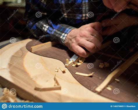 O Processo De Fazer A Guitarra Cl Ssica Imagem De Stock Imagem De