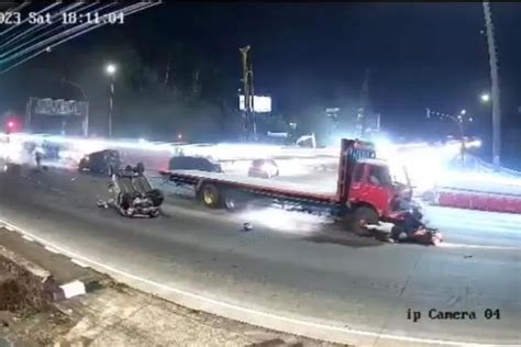 Kronologi Kecelakaan Maut Di Tol Exit Tol Bawen Semarang Berikut