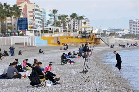 Antalya da sahiller doldu Son Dakika Haberleri İnternet