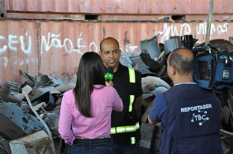 Operação Desmonte mira irregularidades em ferros velhos DETRAN