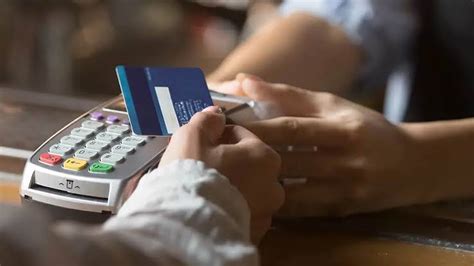 Juros do rotativo do cartão de crédito passam a ser limitados a 100 da
