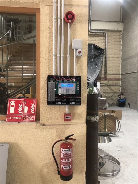 Sistemas de Extinción y Detección Contra Incendios en Laboratorio Fuego