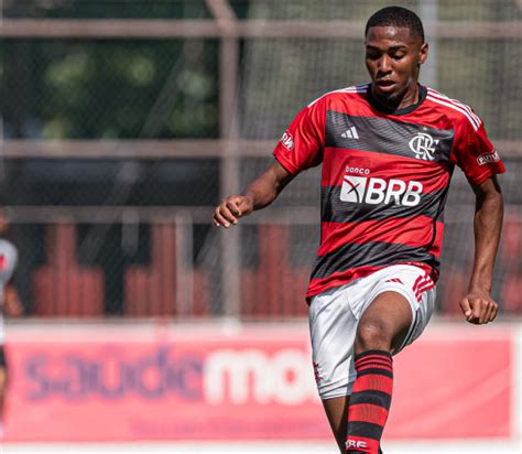 Crias Do Ninho Lorran E O Zagueiro Jo O Victor S O Convocados Para A