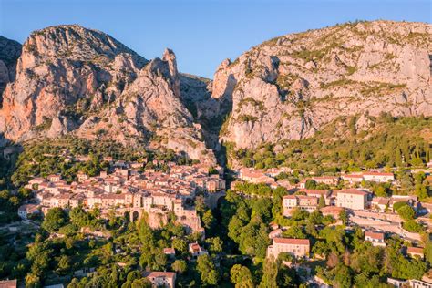Moustiers Sainte Marie Les Plus Beaux Villages De France