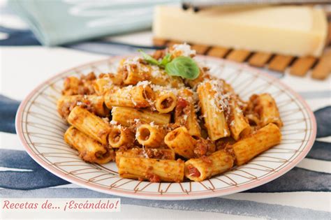 Rigatoni con salsa boloñesa Receta de pasta deliciosa Recetas de