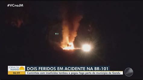 Caminh O Carregado Inseticidas Tomba E Pega Fogo Na Br No Sul