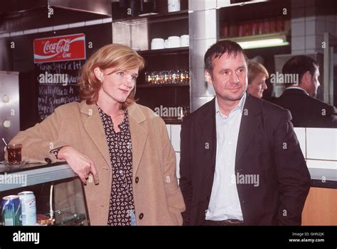 Georg Finke JOACHIM KROL Und Seine Frau Paula NINA PETRI Sind In