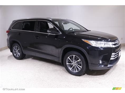 Midnight Black Metallic Toyota Highlander Xle Awd Photo