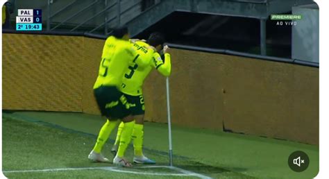 Vídeo Raphael Veiga beija bandeira do Palmeiras após Gol contra o