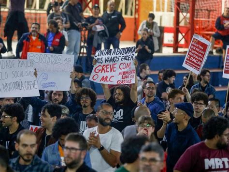 Metrô CPTM e Sabesp fazem greve em São Paulo contra privatizações