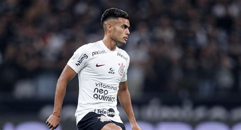 Fausto Vera Volta A Atuar Como Titular Do Corinthians E Soma Bons