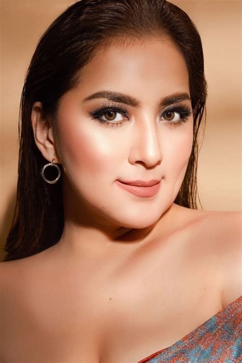 Ara Mina Calendar Kore Garnette