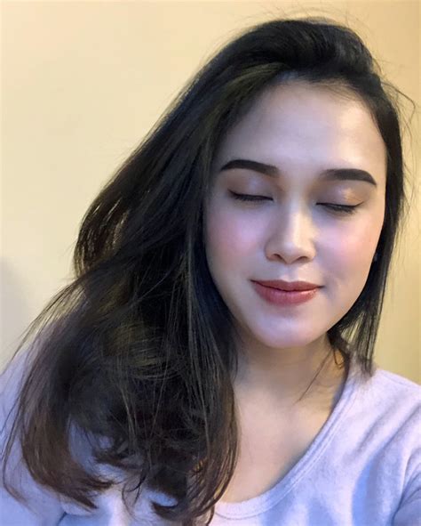 Berbagai Macam Gaya Gaya Selfie Cewek Mulai Dari Yang Oon Sampai