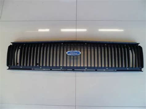 Parrilla De Ford Falcon De Lujo Con Ovalo Negra En Venta En
