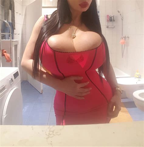 CARRYBIMBODOLL On Tumblr
