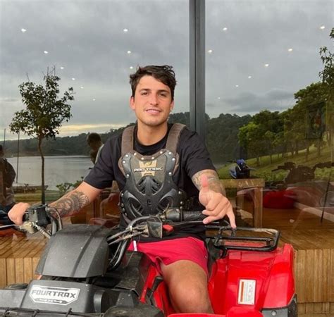 Ex BBB Felipe Prior é condenado a seis anos de prisão por estupro