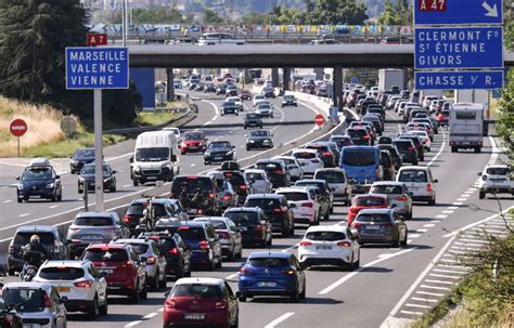 Faits divers un fourgon de transport de fonds attaqué sur une aire de