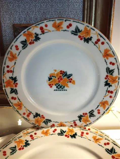 6 ASSIETTES PORCELAINE de Limoges modèle houx Betoule Legrand 1911