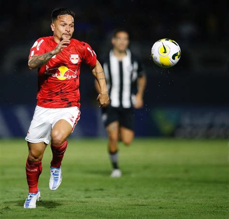 Atuações do Bragantino derrota tem Artur apagado falha de Léo Ortiz e