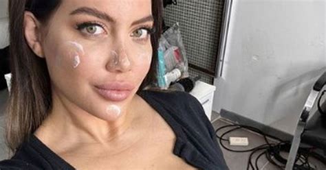 Wanda Nara S Fans Do Double Take After Spotting Her Face Splattered